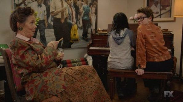 Better Things: Season 2/ Episode 1 "September" [Season Premiere ...